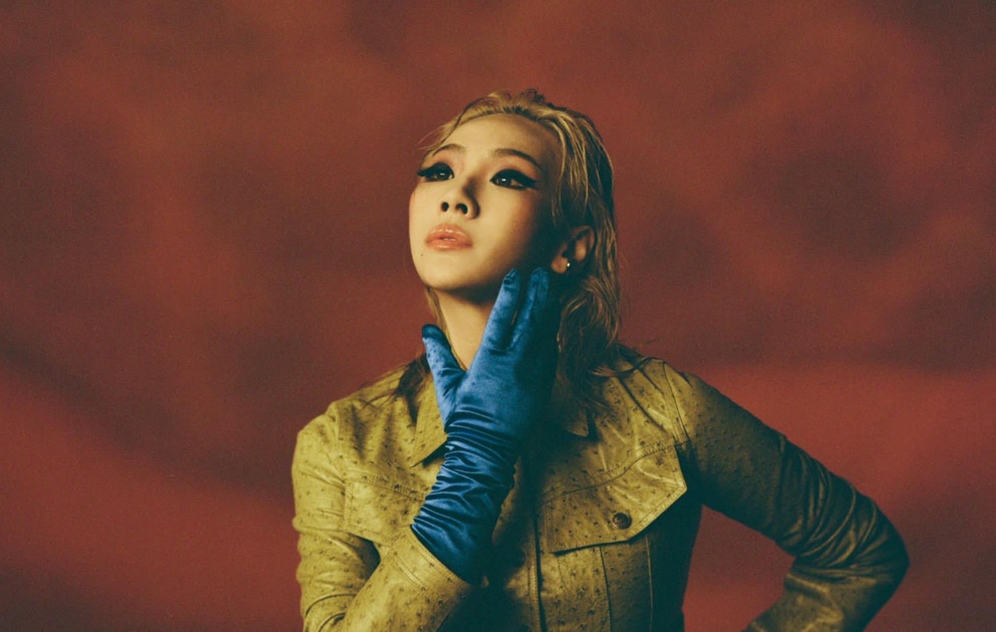 CL's solo debut album 'Alpha' rises up to the Top 10 on the UK iTunes ...